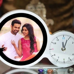 White Round with Clock Magic Mirror