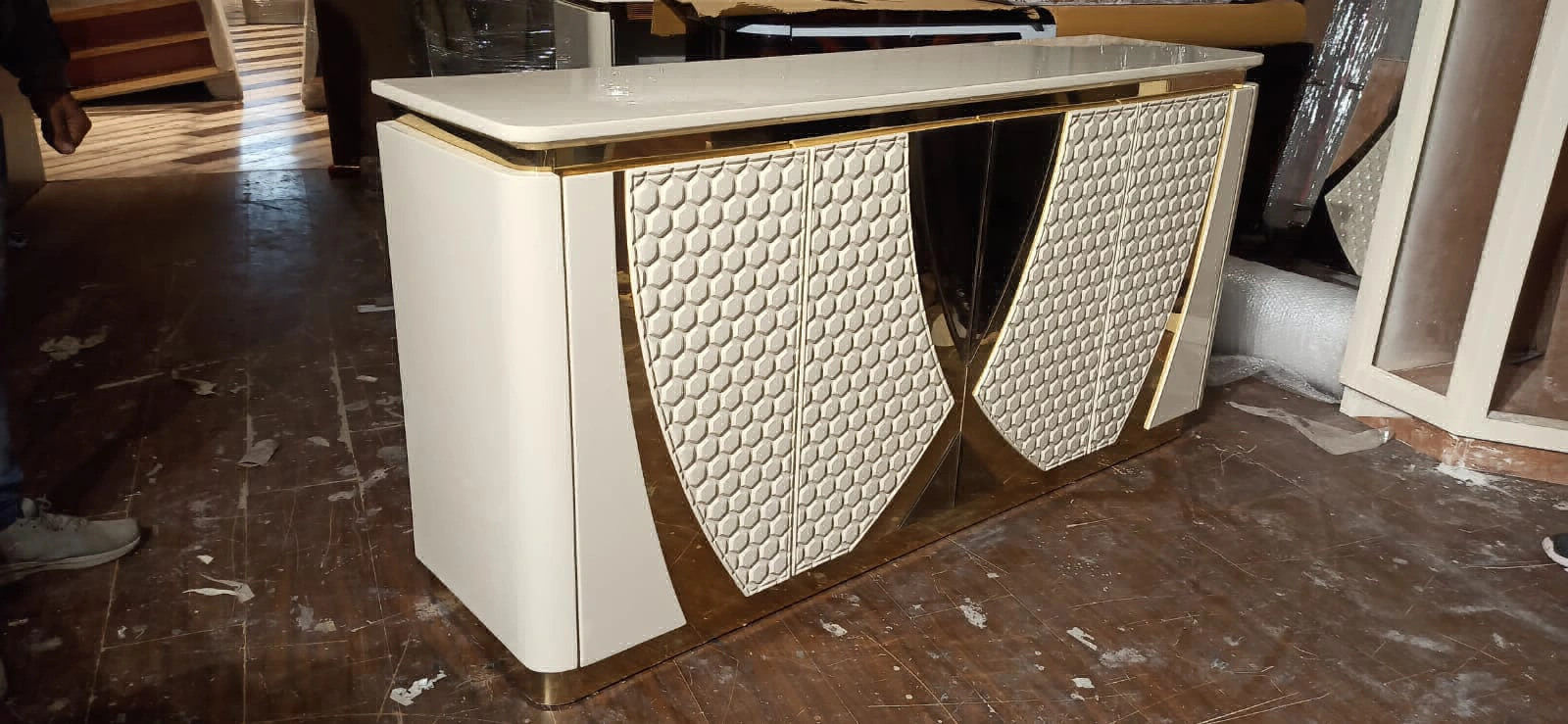 Honey Bee – Artistic Wooden Center Table with Hexagonal Design