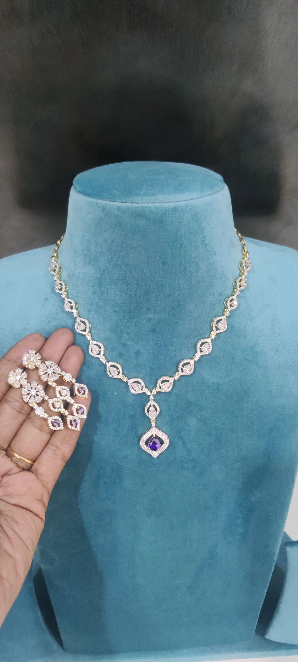 Gj Polish Stones Neck Set