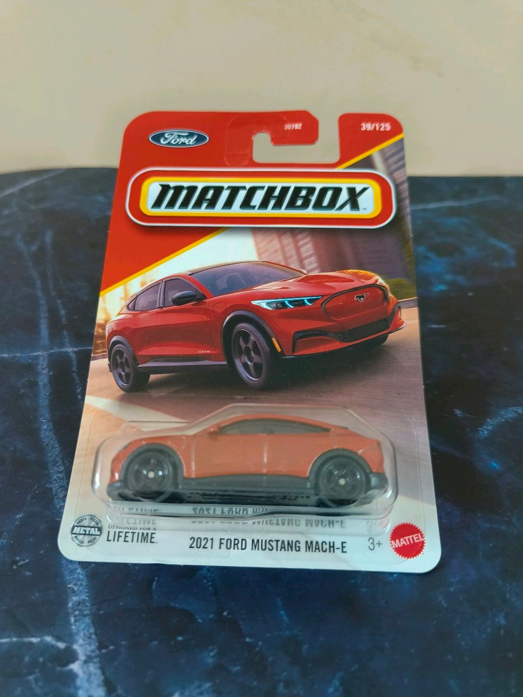 MATCHBOX | 2021 FORD MUSTANG MACH-E | FORD | 39/125